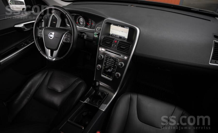 Grey Volvo XC60 2014 in Jelgava, with an engine capacity of 2.00 L and mileage of 0 thousand km for 11700 €, photo 10 on AUTOMOTO.COM.LV