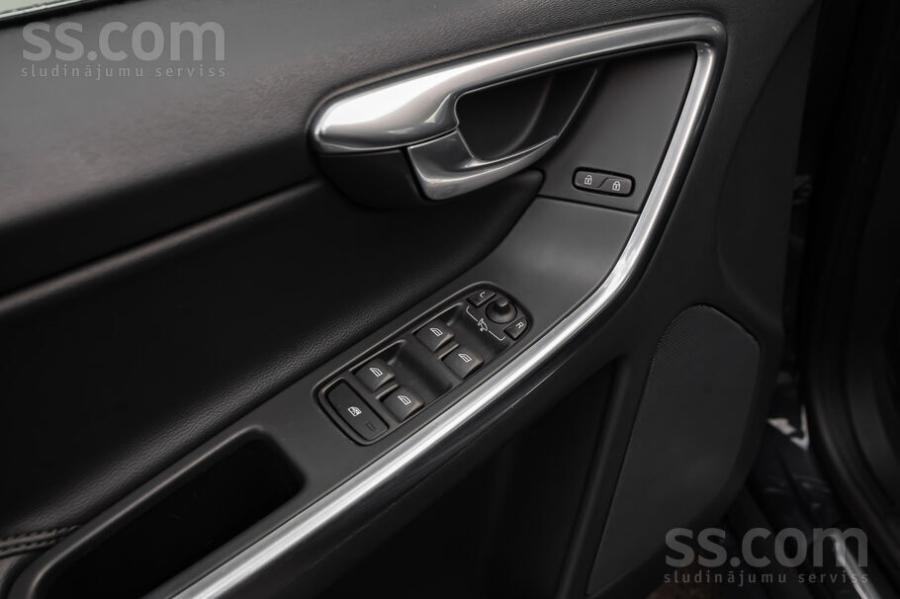 Grey Volvo XC60 2014 in Jelgava, with an engine capacity of 2.00 L and mileage of 0 thousand km for 11700 €, photo 14 on AUTOMOTO.COM.LV