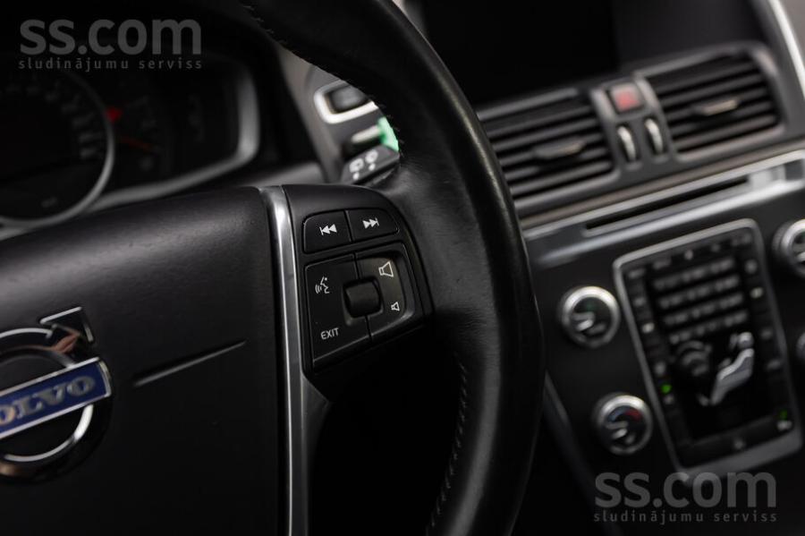 Grey Volvo XC60 2014 in Jelgava, with an engine capacity of 2.00 L and mileage of 0 thousand km for 11700 €, photo 24 on AUTOMOTO.COM.LV