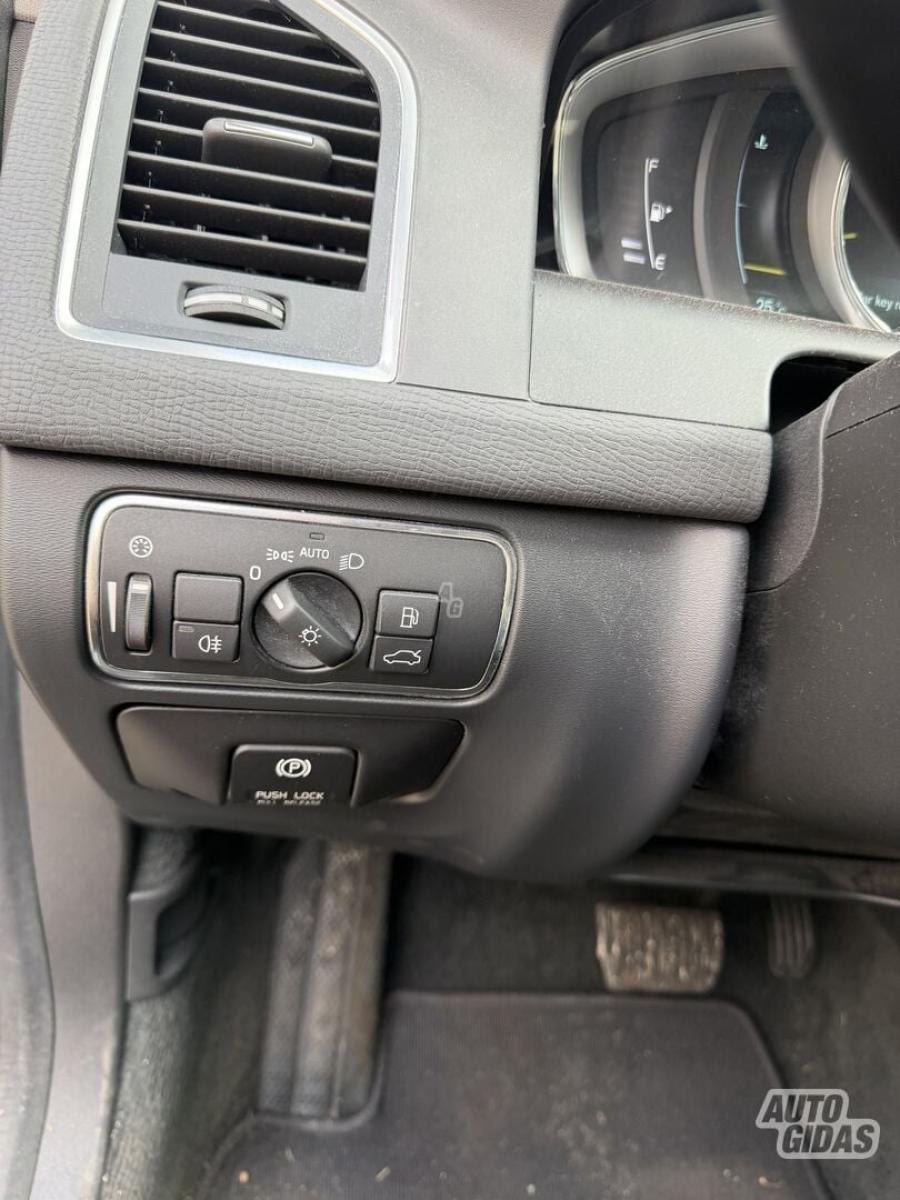 Серый Вольво ХС60 2014 в Гаргждай, объемом двигателя 3.00 л и пробегом 219 тыс. км за 5200 €, фото 27 на AUTOMOTO.COM.LV