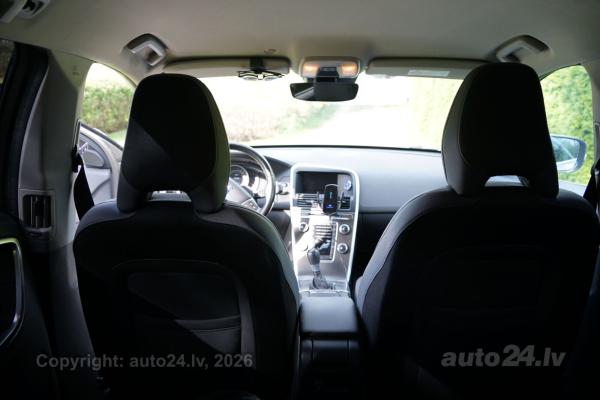 Pelēks Volvo XC60 2014 Tallina, ar dzinēja tilpumu 2.00 L un nobraukumu 396 tūkst. km par 9900 €, foto 4 vietnē AUTOMOTO.COM.LV