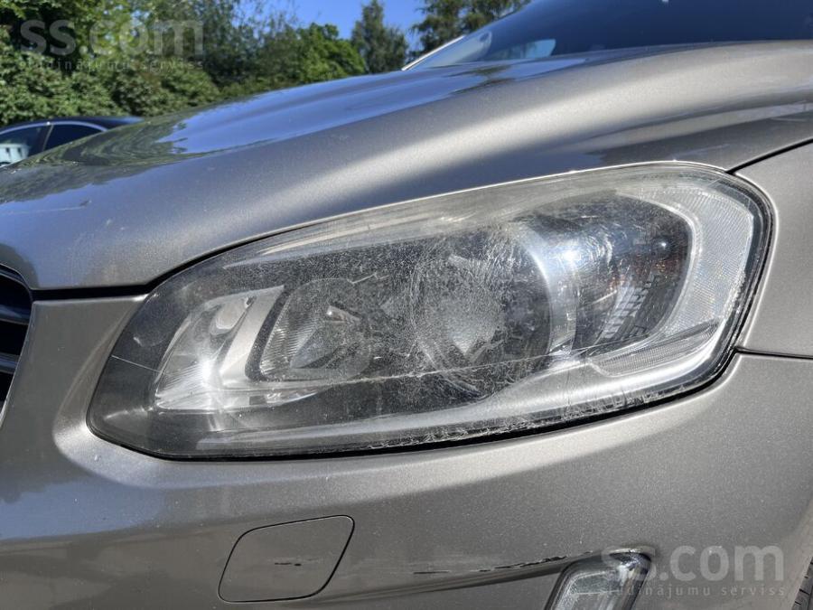 Pelēks Volvo XC60 2015 Rīga, ar dzinēja tilpumu 2.40 L un nobraukumu 288 tūkst. km par 7500 €, foto 18 vietnē AUTOMOTO.COM.LV