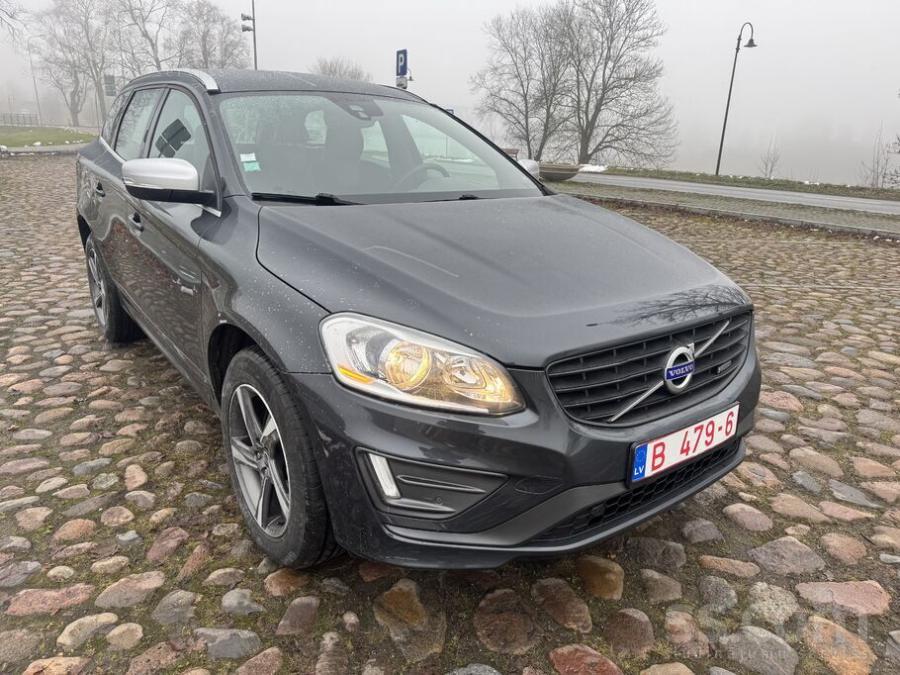Grey Volvo XC60 2015 in Daugavpils, with an engine capacity of 2.40 L and mileage of 226 thousand km for 14200 €, photo 2 on AUTOMOTO.COM.LV