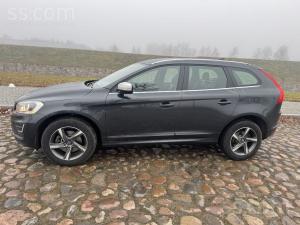 Grey Volvo XC60 2015 in Daugavpils, with an engine capacity of 2.40 L and mileage of 226 thousand km for 14200 €, photo 4 on AUTOMOTO.COM.LV
