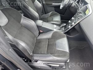 Grey Volvo XC60 2015 in Daugavpils, with an engine capacity of 2.40 L and mileage of 226 thousand km for 14200 €, photo 17 on AUTOMOTO.COM.LV