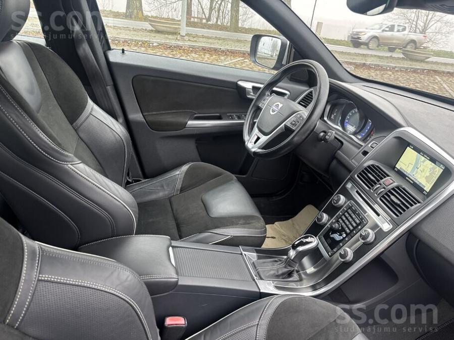 Grey Volvo XC60 2015 in Daugavpils, with an engine capacity of 2.40 L and mileage of 226 thousand km for 14200 €, photo 18 on AUTOMOTO.COM.LV