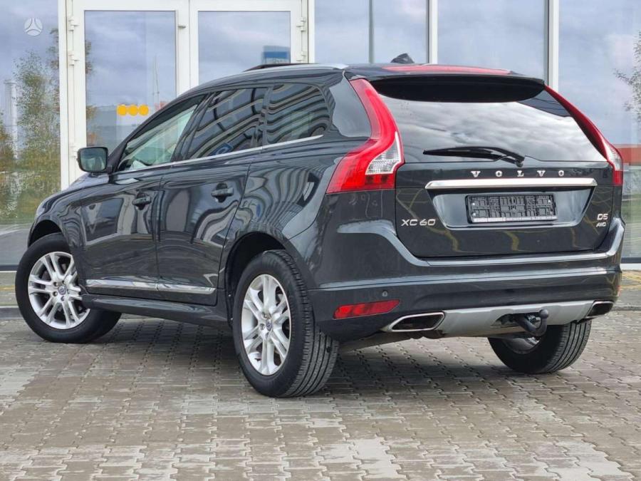 Grey Volvo XC60 2015 in Vilnius, with an engine capacity of 2.40 L and mileage of 235 thousand km for 16800 €, photo 5 on AUTOMOTO.COM.LV