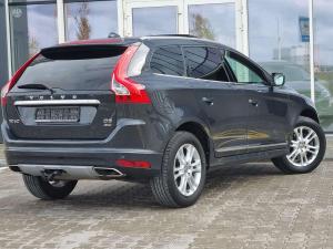 Grey Volvo XC60 2015 in Vilnius, with an engine capacity of 2.40 L and mileage of 235 thousand km for 16800 €, photo 8 on AUTOMOTO.COM.LV