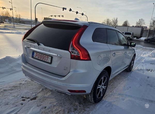 Grey Volvo XC60 2015 in Siauliai, with an engine capacity of 2.95 L and mileage of 156 thousand km for 11700 €, photo 6 on AUTOMOTO.COM.LV
