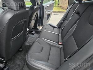 Pelēks Volvo XC60 2015 Rīga, ar dzinēja tilpumu 2.40 L un nobraukumu 196 tūkst. km par 11990 €, foto 24 vietnē AUTOMOTO.COM.LV