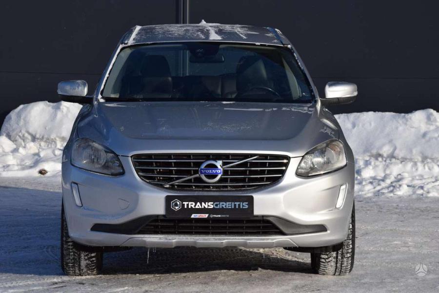 Grey Volvo XC60 2015 in Vilnius, with an engine capacity of 1.97 L and mileage of 240 thousand km for 9999 €, photo 3 on AUTOMOTO.COM.LV