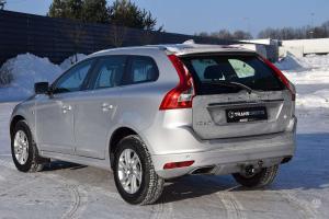 Grey Volvo XC60 2015 in Vilnius, with an engine capacity of 1.97 L and mileage of 240 thousand km for 9999 €, photo 10 on AUTOMOTO.COM.LV