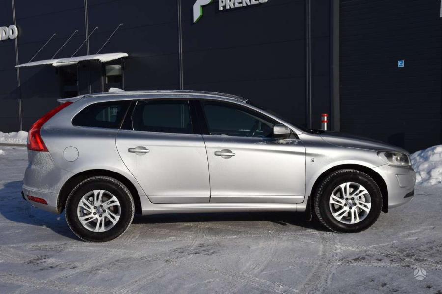 Grey Volvo XC60 2015 in Vilnius, with an engine capacity of 1.97 L and mileage of 240 thousand km for 9999 €, photo 13 on AUTOMOTO.COM.LV