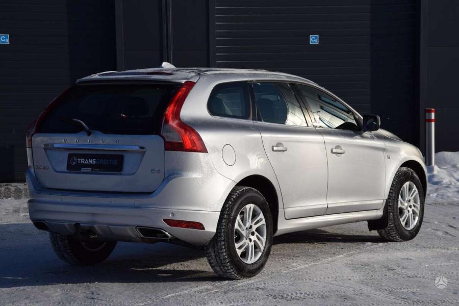 Grey Volvo XC60 2015 in Vilnius, with an engine capacity of 1.97 L and mileage of 240 thousand km for 9999 €, photo 15 on AUTOMOTO.COM.LV