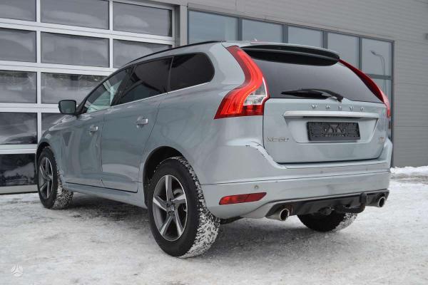 Grey Volvo XC60 2015 in Vilnius, with an engine capacity of 2.40 L and mileage of 278 thousand km for 13500 €, photo 7 on AUTOMOTO.COM.LV