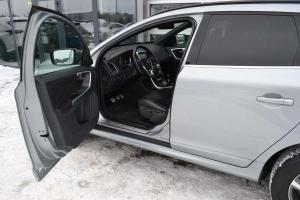 Pelēks Volvo XC60 2015 Viļņa, ar dzinēja tilpumu 2.40 L un nobraukumu 278 tūkst. km par 13500 €, foto 14 vietnē AUTOMOTO.COM.LV