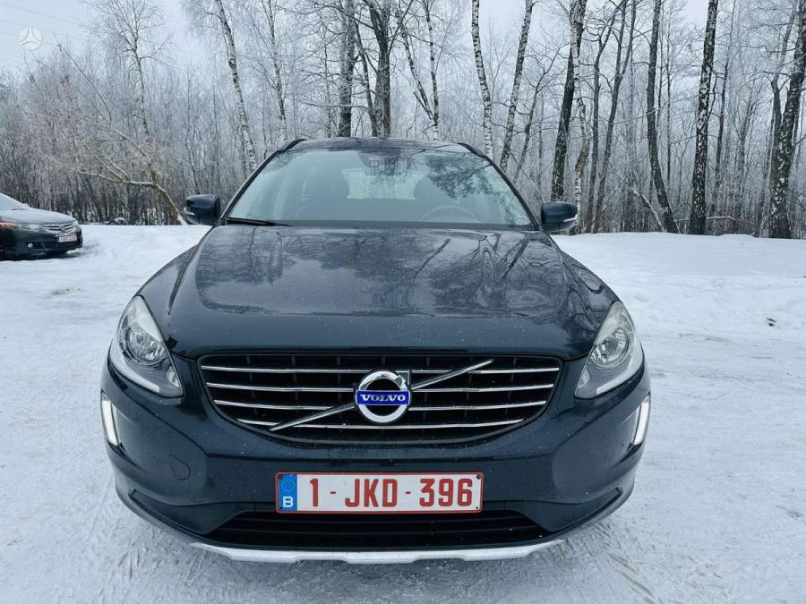 Grey Volvo XC60 2015 in Kaunas, with an engine capacity of 1.97 L and mileage of 180 thousand km for 12660 €, photo 2 on AUTOMOTO.COM.LV