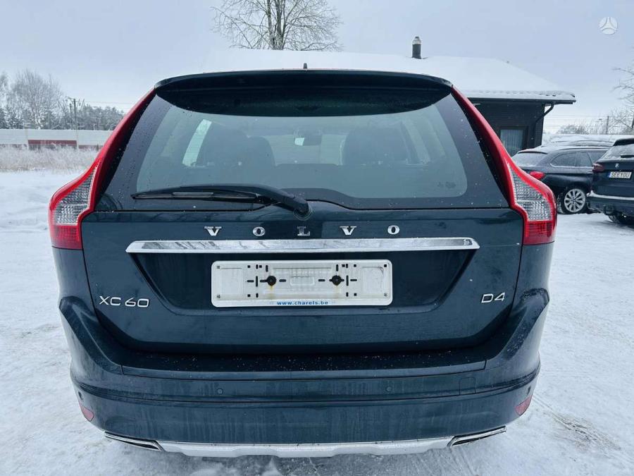 Grey Volvo XC60 2015 in Kaunas, with an engine capacity of 1.97 L and mileage of 180 thousand km for 12660 €, photo 5 on AUTOMOTO.COM.LV