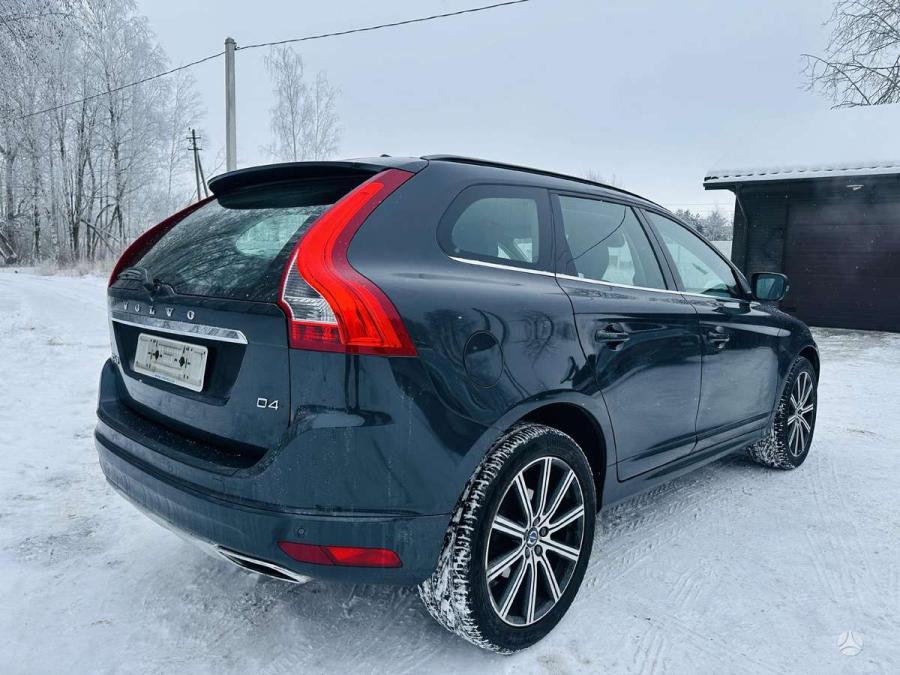 Grey Volvo XC60 2015 in Kaunas, with an engine capacity of 1.97 L and mileage of 180 thousand km for 12660 €, photo 6 on AUTOMOTO.COM.LV