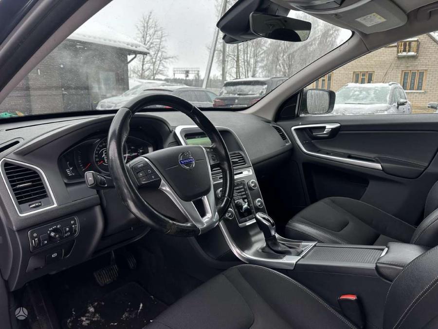 Grey Volvo XC60 2015 in Kaunas, with an engine capacity of 1.97 L and mileage of 180 thousand km for 12660 €, photo 12 on AUTOMOTO.COM.LV