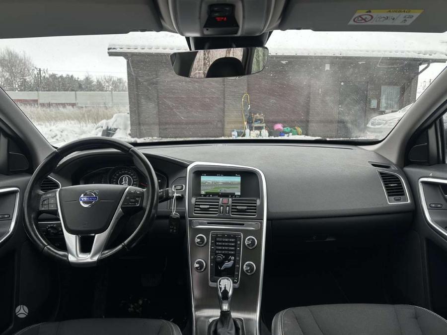 Grey Volvo XC60 2015 in Kaunas, with an engine capacity of 1.97 L and mileage of 180 thousand km for 12660 €, photo 13 on AUTOMOTO.COM.LV