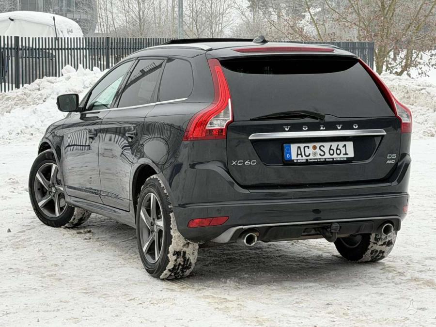 Grey Volvo XC60 2015 in Jonava, with an engine capacity of 2.40 L and mileage of 290 thousand km for 14650 €, photo 5 on AUTOMOTO.COM.LV