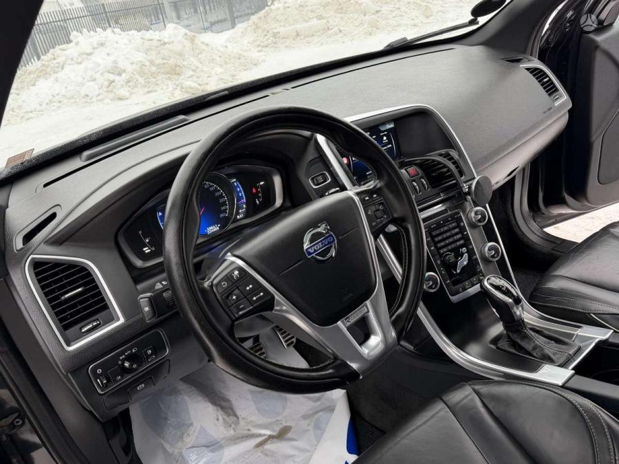Grey Volvo XC60 2015 in Jonava, with an engine capacity of 2.40 L and mileage of 290 thousand km for 14650 €, photo 21 on AUTOMOTO.COM.LV