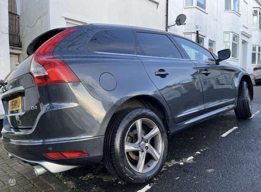 Pelēks Volvo XC60 2015 Raseiniai, ar dzinēja tilpumu 0.00 L un nobraukumu 230 tūkst. km par 5300 €, foto 5 vietnē AUTOMOTO.COM.LV