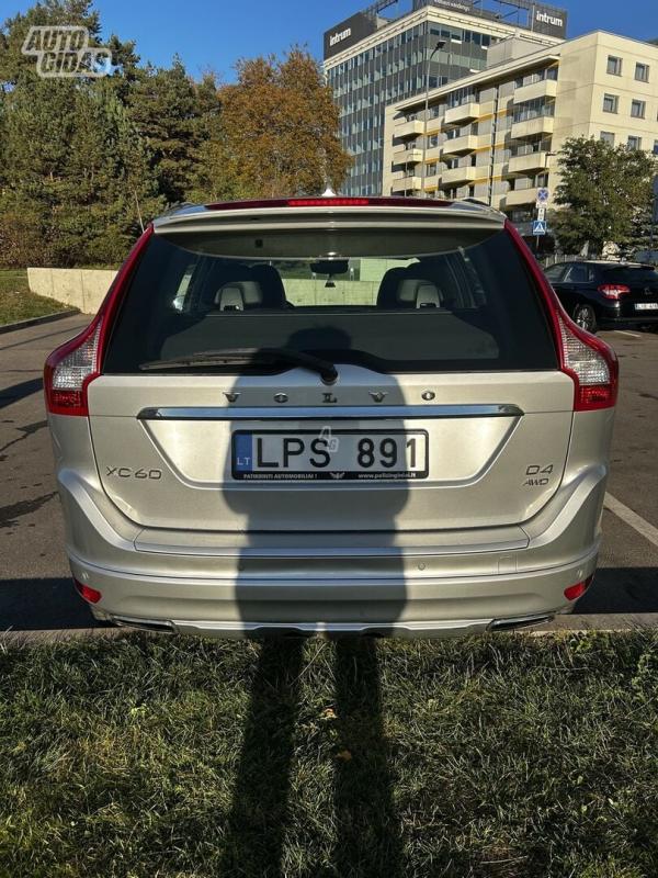 Grey Volvo XC60 2015 in Vilnius, with an engine capacity of 2.40 L and mileage of 255 thousand km for 11400 €, photo 4 on AUTOMOTO.COM.LV
