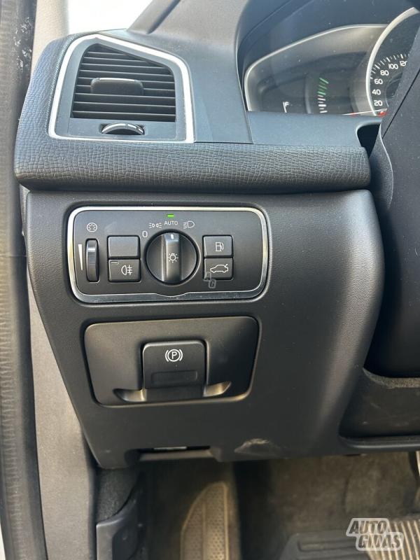 Pelēks Volvo XC60 2015 Viļņa, ar dzinēja tilpumu 2.40 L un nobraukumu 255 tūkst. km par 11200 €, foto 11 vietnē AUTOMOTO.COM.LV