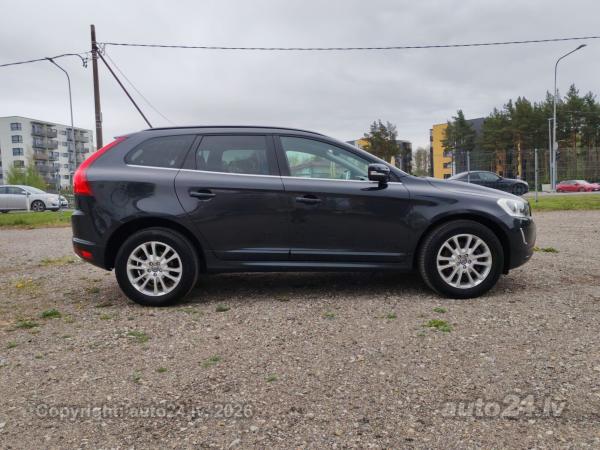 Pelēks Volvo XC60 2015 Tallina, ar dzinēja tilpumu 2.00 L un nobraukumu 170 tūkst. km par 12999 €, foto 7 vietnē AUTOMOTO.COM.LV