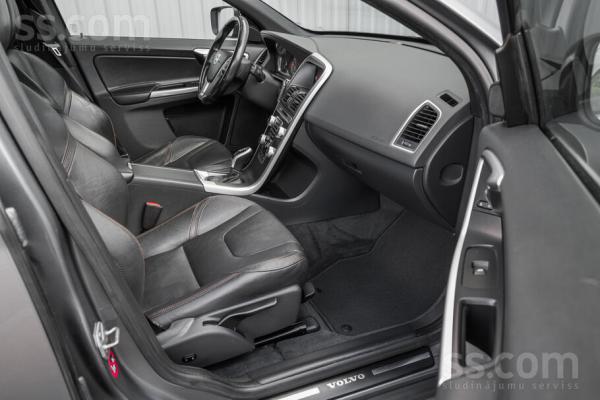 Pelēks Volvo XC60 2015 Ogre, ar dzinēja tilpumu 2.40 L un nobraukumu 0 tūkst. km par 14900 €, foto 7 vietnē AUTOMOTO.COM.LV