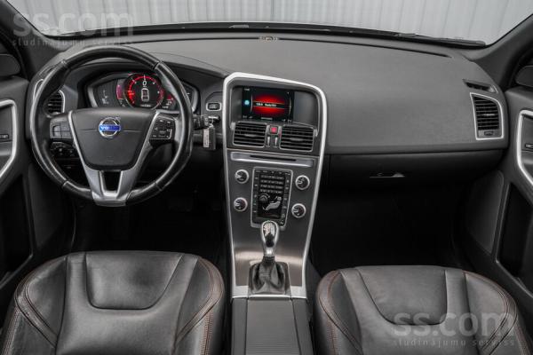 Pelēks Volvo XC60 2015 Ogre, ar dzinēja tilpumu 2.40 L un nobraukumu 0 tūkst. km par 14900 €, foto 10 vietnē AUTOMOTO.COM.LV