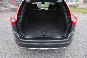 Pelēks Volvo XC60 2015 Rīga, ar dzinēja tilpumu 2.00 L un nobraukumu 270 tūkst. km par 11990 €, foto 12 vietnē AUTOMOTO.COM.LV