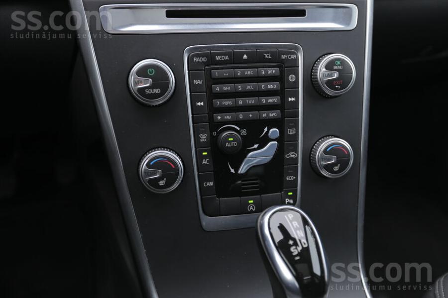Pelēks Volvo XC60 2015 Rīga, ar dzinēja tilpumu 2.00 L un nobraukumu 270 tūkst. km par 11990 €, foto 15 vietnē AUTOMOTO.COM.LV