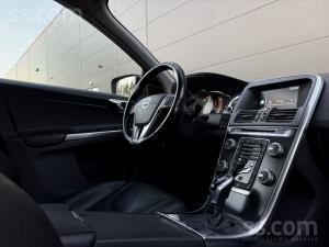 Pelēks Volvo XC60 2015 Rīga, ar dzinēja tilpumu 2.00 L un nobraukumu 274 tūkst. km par 11300 €, foto 13 vietnē AUTOMOTO.COM.LV