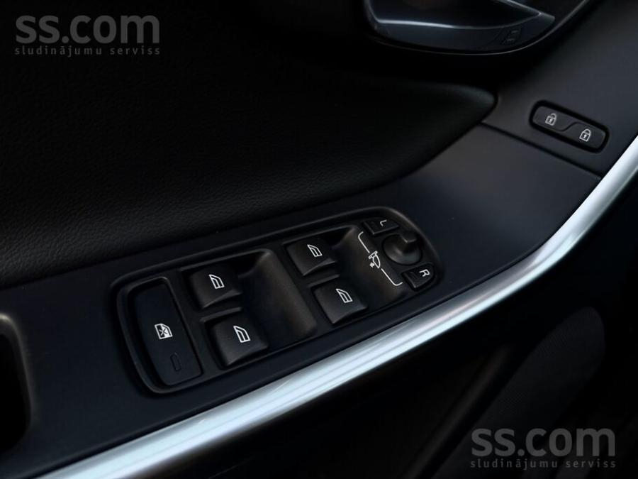 Pelēks Volvo XC60 2015 Rīga, ar dzinēja tilpumu 2.00 L un nobraukumu 274 tūkst. km par 11300 €, foto 18 vietnē AUTOMOTO.COM.LV