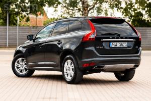 Grey Volvo XC60 2015 in Jelgava, with an engine capacity of 2.00 L and mileage of 235 thousand km for 11990 €, photo 4 on AUTOMOTO.COM.LV