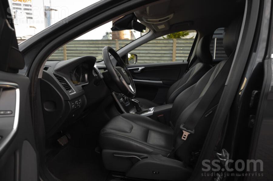 Grey Volvo XC60 2015 in Jelgava, with an engine capacity of 2.00 L and mileage of 235 thousand km for 11990 €, photo 10 on AUTOMOTO.COM.LV