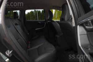 Grey Volvo XC60 2015 in Jelgava, with an engine capacity of 2.00 L and mileage of 235 thousand km for 11990 €, photo 13 on AUTOMOTO.COM.LV