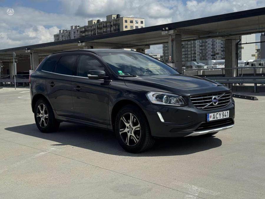 Pelēks Volvo XC60 2015 Viļņa, ar dzinēja tilpumu 2.40 L un nobraukumu 203 tūkst. km par 12900 €, foto 1 vietnē AUTOMOTO.COM.LV