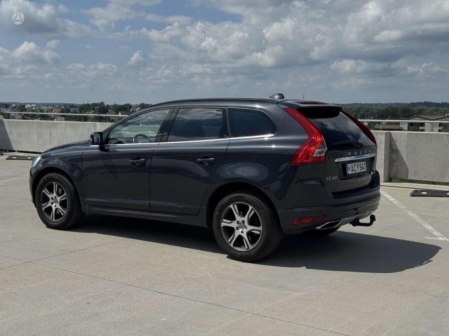 Pelēks Volvo XC60 2015 Viļņa, ar dzinēja tilpumu 2.40 L un nobraukumu 203 tūkst. km par 12900 €, foto 9 vietnē AUTOMOTO.COM.LV