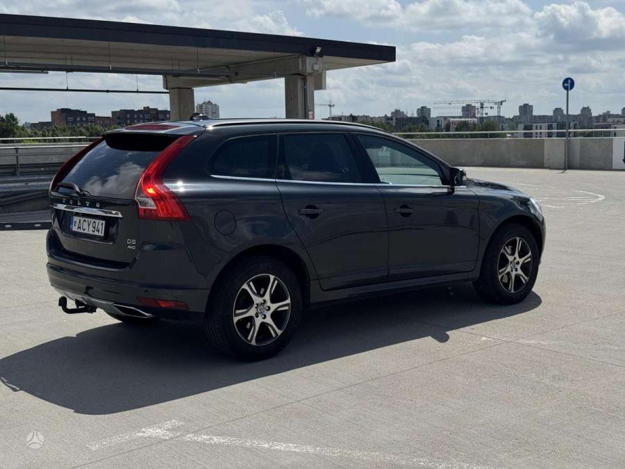 Pelēks Volvo XC60 2015 Viļņa, ar dzinēja tilpumu 2.40 L un nobraukumu 203 tūkst. km par 12900 €, foto 14 vietnē AUTOMOTO.COM.LV