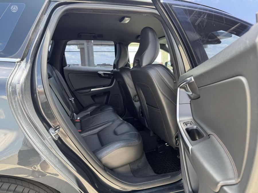 Pelēks Volvo XC60 2015 Viļņa, ar dzinēja tilpumu 2.40 L un nobraukumu 203 tūkst. km par 12900 €, foto 20 vietnē AUTOMOTO.COM.LV