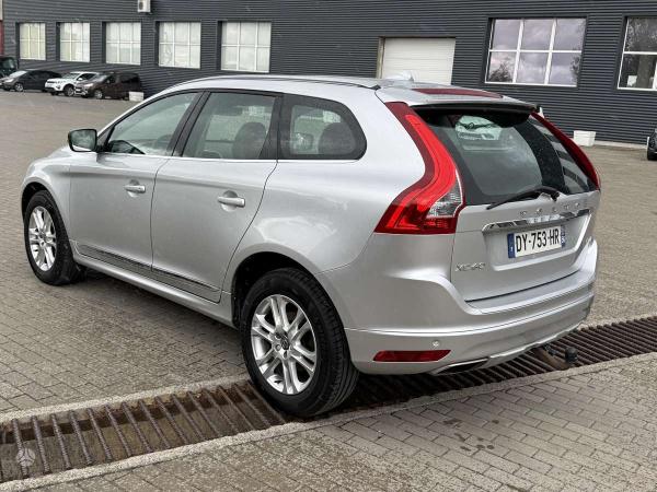 Grey Volvo XC60 2015 in Taurage, with an engine capacity of 1.97 L and mileage of 284 thousand km for 7899 €, photo 7 on AUTOMOTO.COM.LV