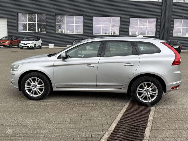 Grey Volvo XC60 2015 in Taurage, with an engine capacity of 1.97 L and mileage of 284 thousand km for 7899 €, photo 8 on AUTOMOTO.COM.LV