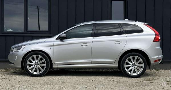 Pelēks Volvo XC60 2015 Klaipėda, ar dzinēja tilpumu 2.40 L un nobraukumu 310 tūkst. km par 11500 €, foto 4 vietnē AUTOMOTO.COM.LV