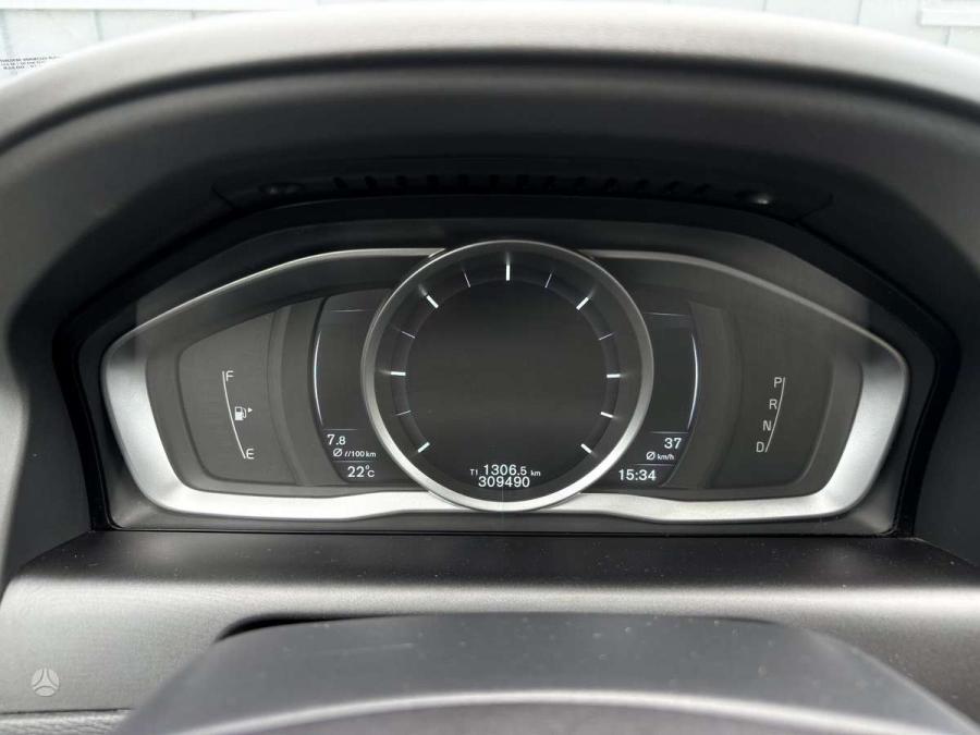 Pelēks Volvo XC60 2015 Klaipėda, ar dzinēja tilpumu 2.40 L un nobraukumu 310 tūkst. km par 11500 €, foto 11 vietnē AUTOMOTO.COM.LV