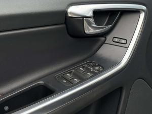 Pelēks Volvo XC60 2015 Klaipėda, ar dzinēja tilpumu 2.40 L un nobraukumu 310 tūkst. km par 11500 €, foto 20 vietnē AUTOMOTO.COM.LV