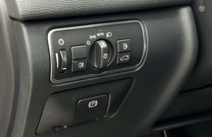 Pelēks Volvo XC60 2015 Klaipėda, ar dzinēja tilpumu 2.40 L un nobraukumu 310 tūkst. km par 11500 €, foto 22 vietnē AUTOMOTO.COM.LV